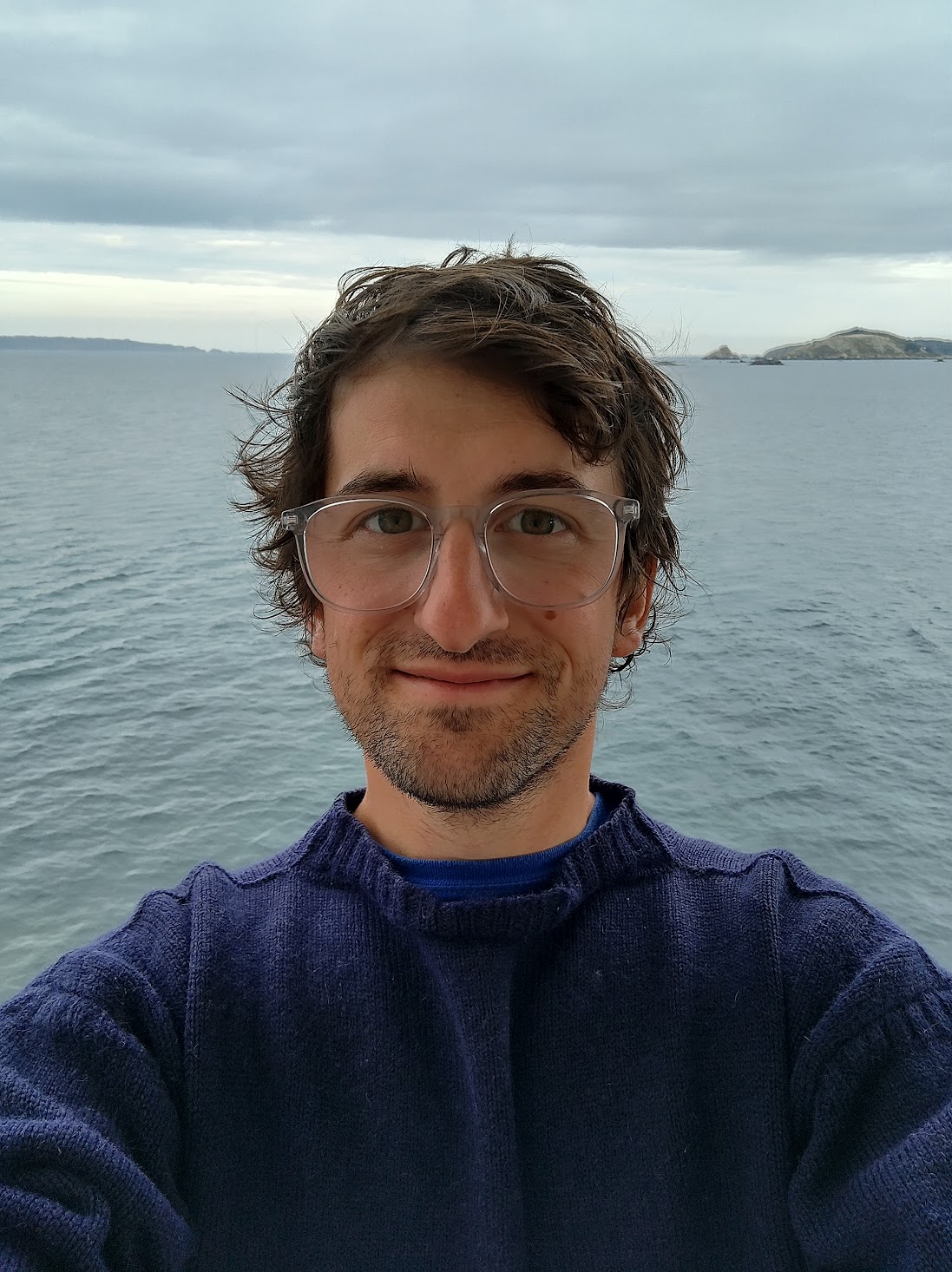 About Alexander – Alexander Lewis-Jones